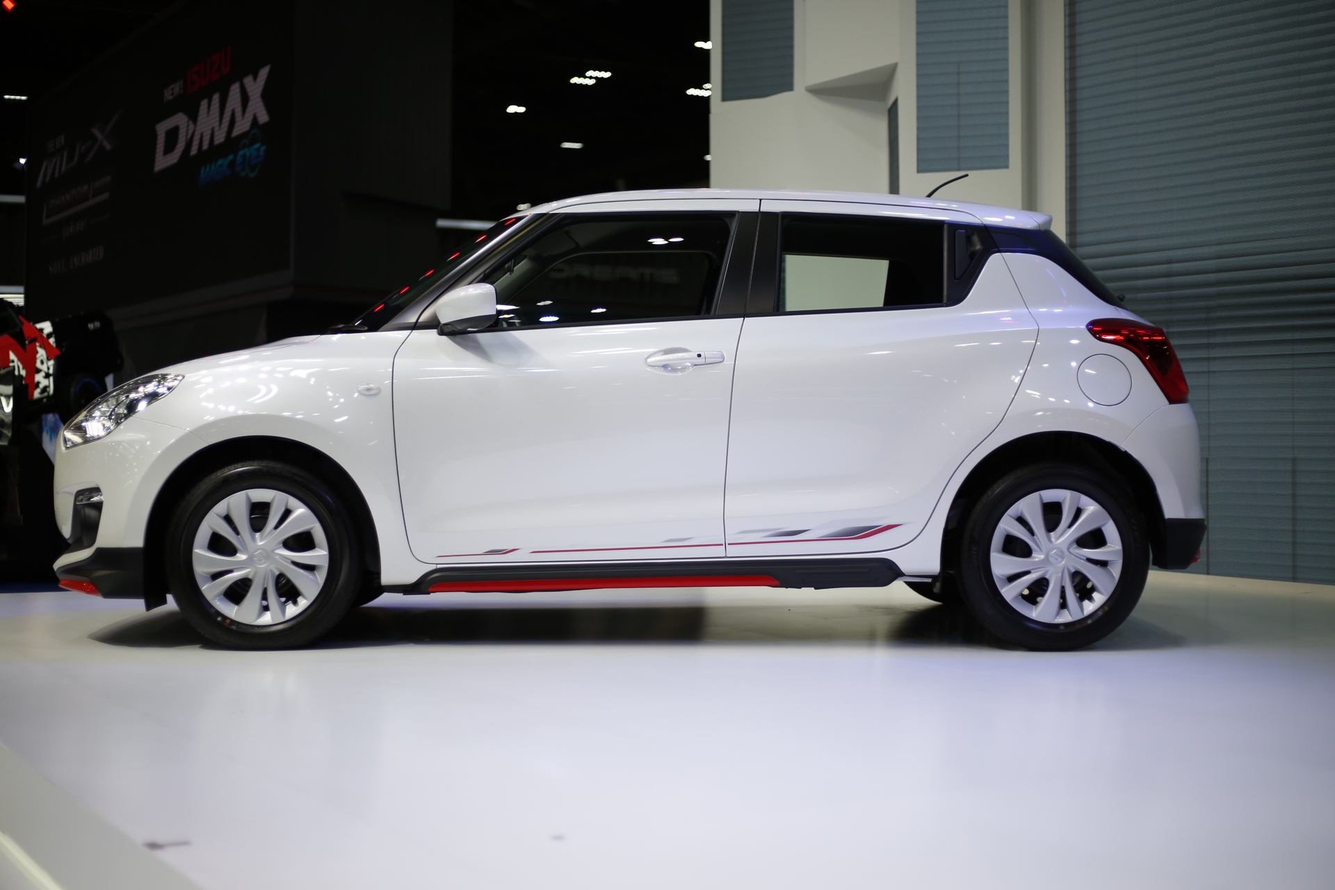 SUZUKI เปิดตัว SWIFT GL NEXT อัพชุดแต่งใหม่รอบคัน อีกหนึ่งไฮไลต์เด่นใน ...
