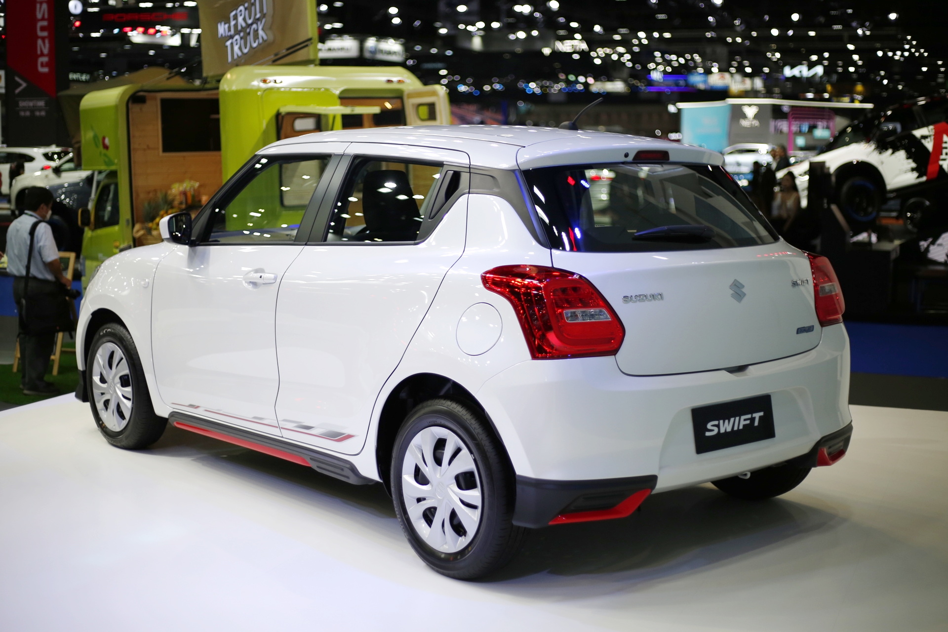 SUZUKI เปิดตัว SWIFT GL NEXT อัพชุดแต่งใหม่รอบคัน อีกหนึ่งไฮไลต์เด่นใน ...